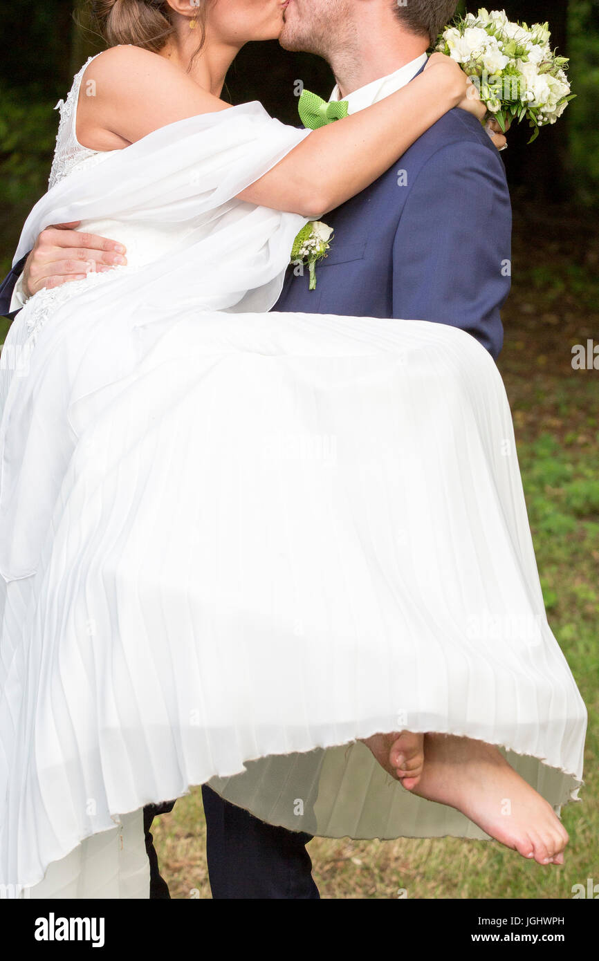 Couple wedding threshold hi-res stock photography and images - Alamy