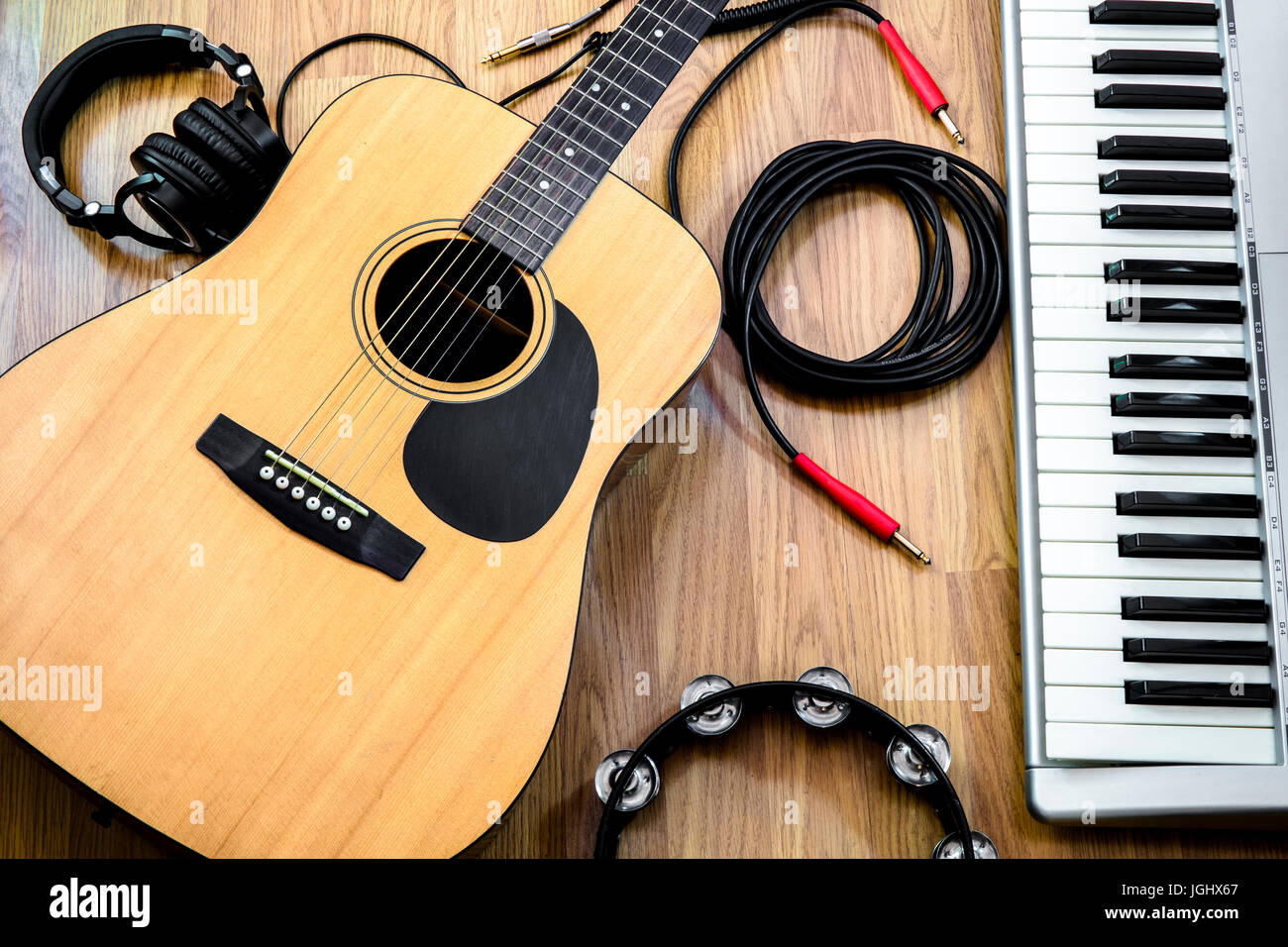 Music studio instruments hi-res stock photography and images - Alamy