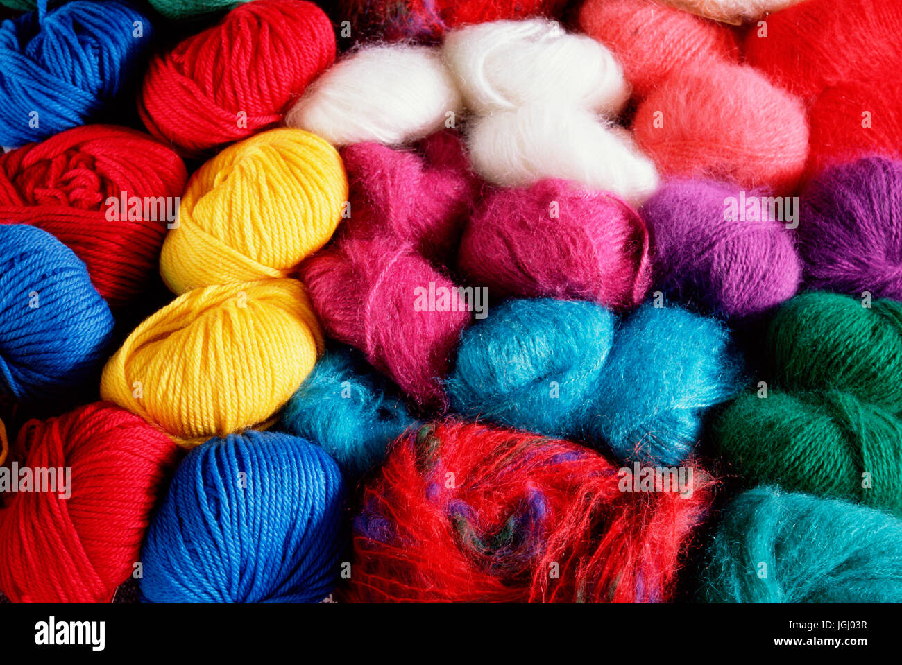 Multi colored wool hi-res stock photography and images - Alamy