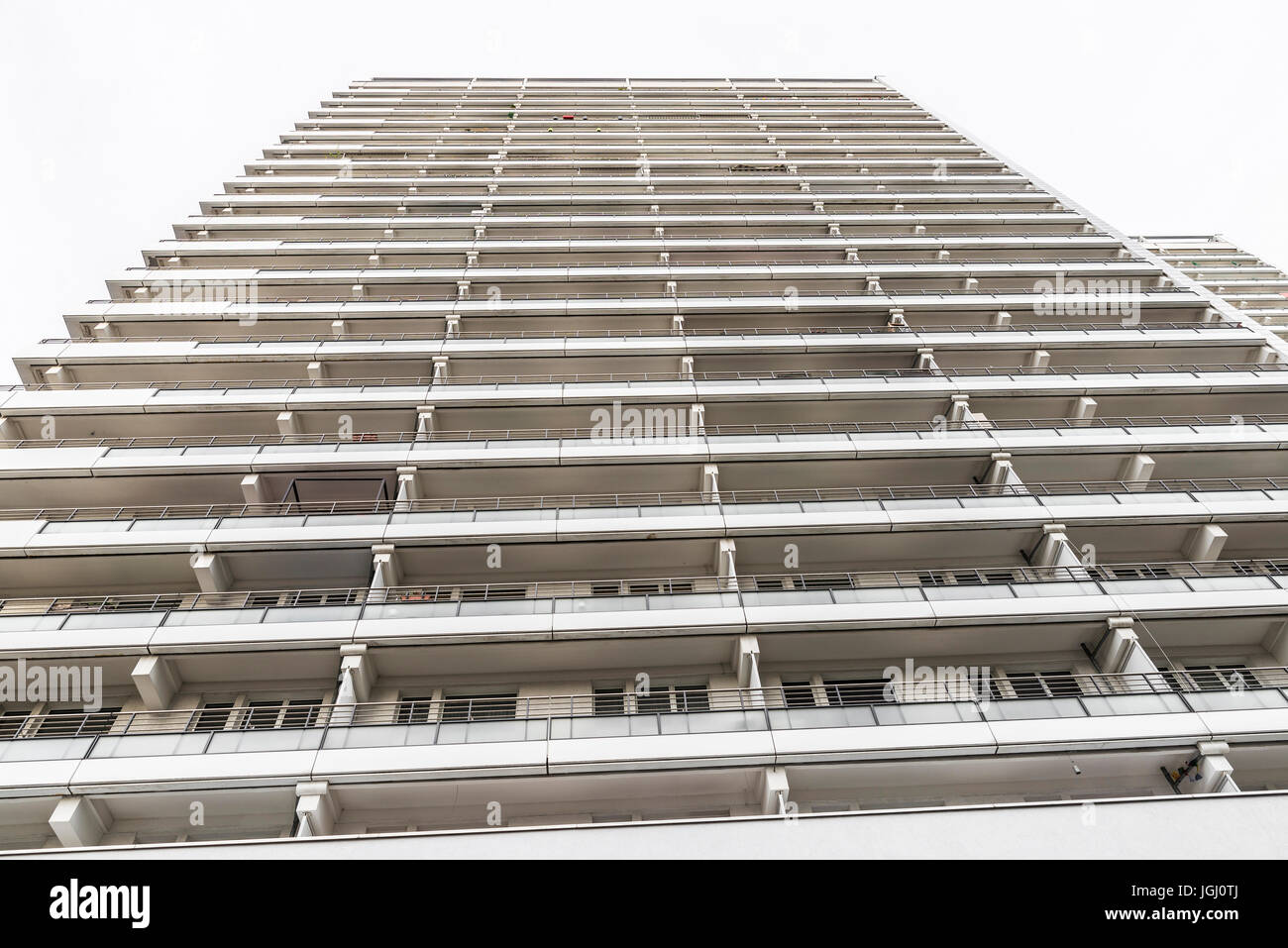 Modern residential skyscraper hi-res stock photography and images - Alamy