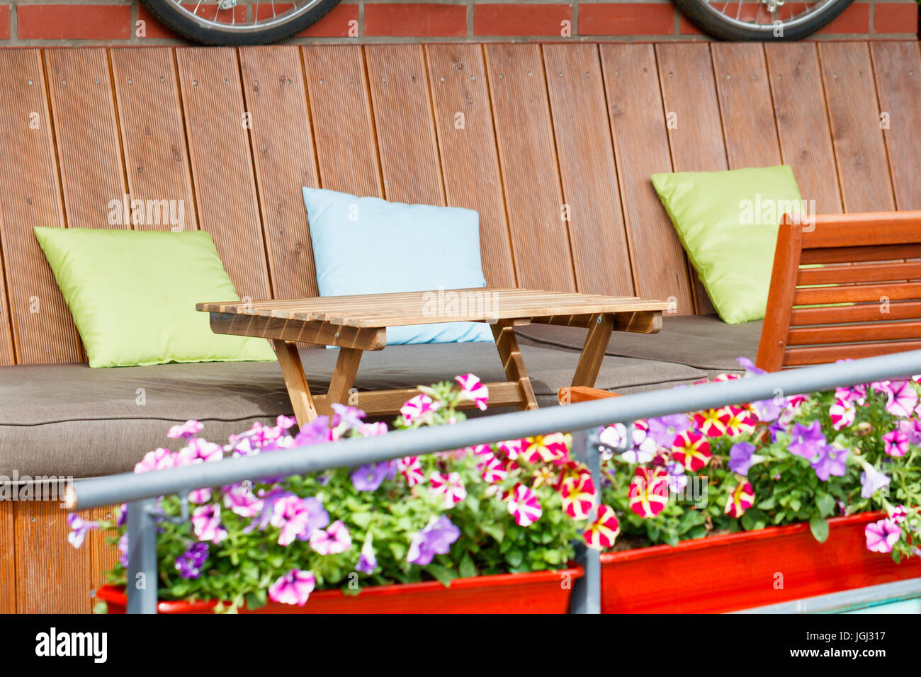 Street cafe terrace in vintage European style Stock Photo - Alamy