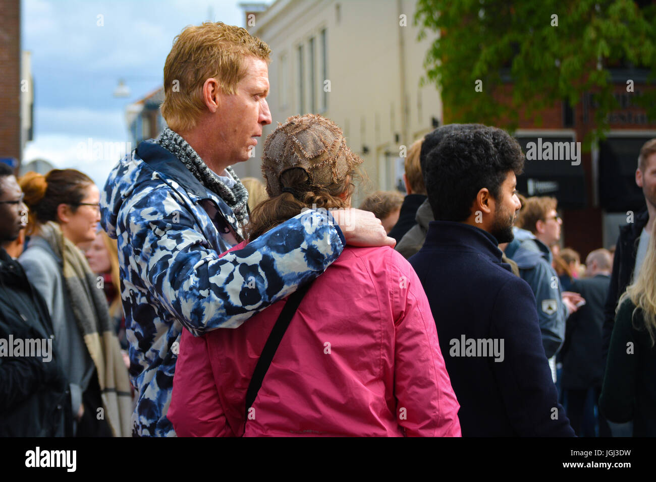 Crowd celebrating kings birthday hi-res stock photography and images ...