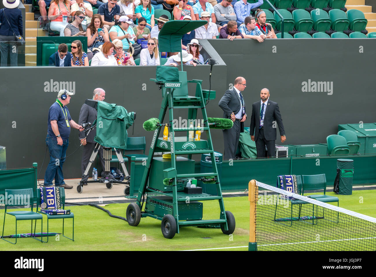 Wimbledon Tennis Umpires High Resolution Stock Photography and Images ...