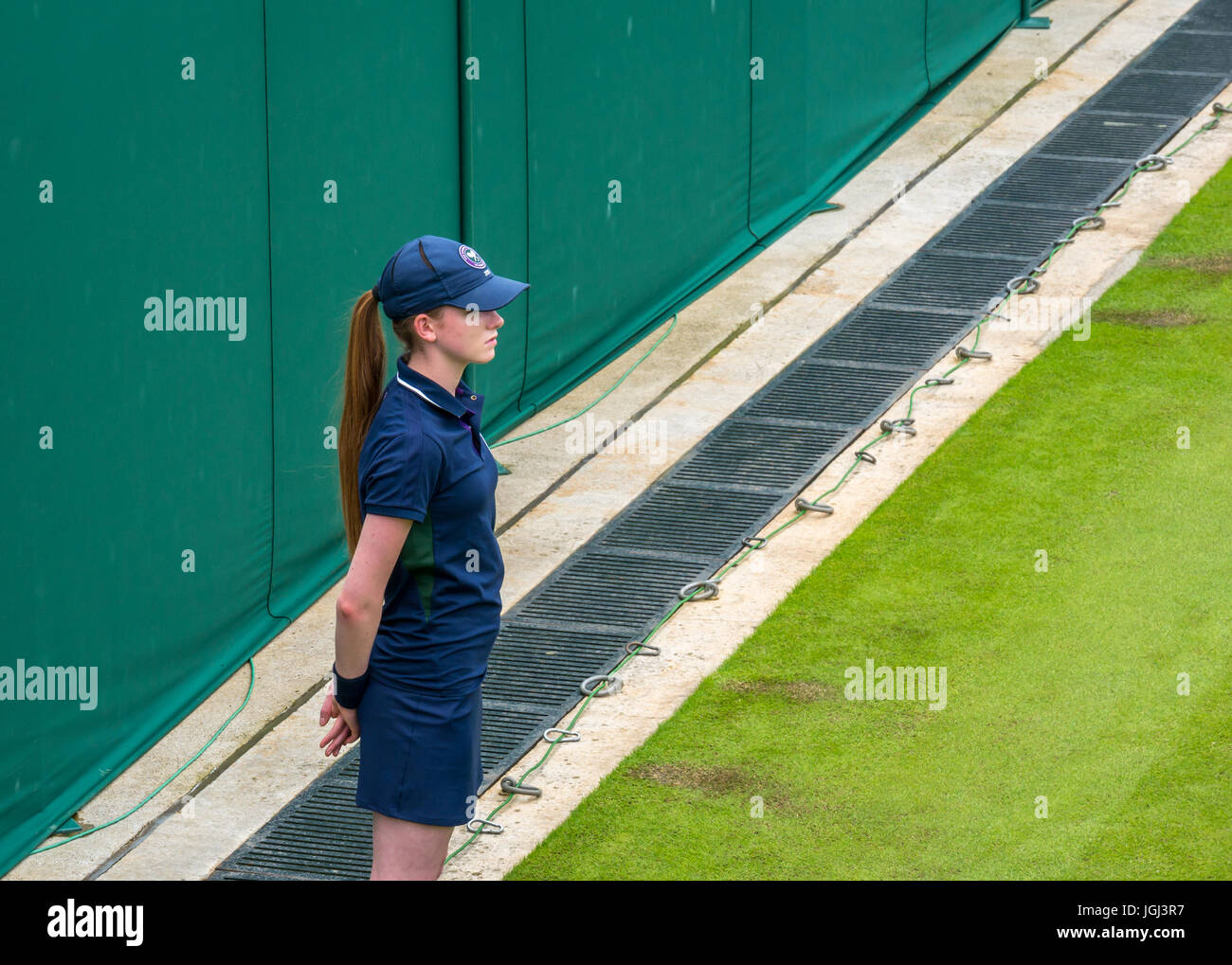 Ball Girl Wimbledon Stock Photos & Ball Girl Wimbledon Stock Images - Alamy