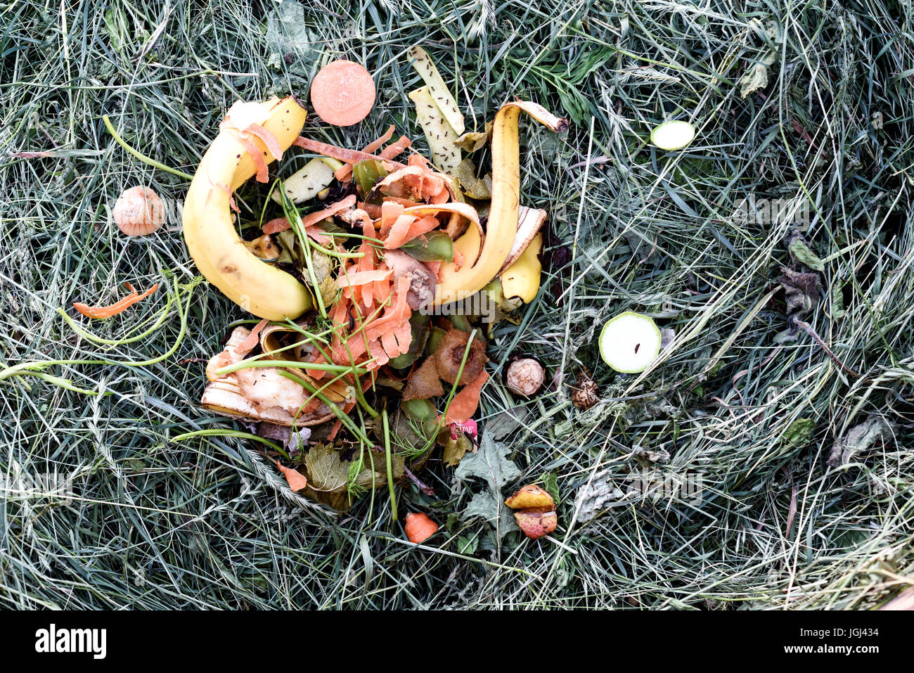 Garden composting organic recycling hi-res stock photography and images ...