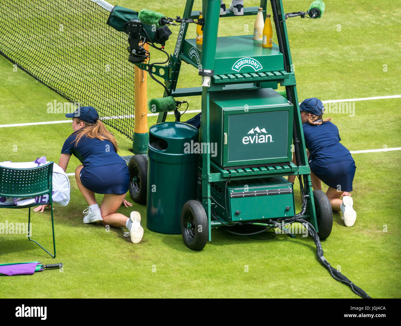 Ball Girl Wimbledon Stock Photos & Ball Girl Wimbledon Stock Images - Alamy
