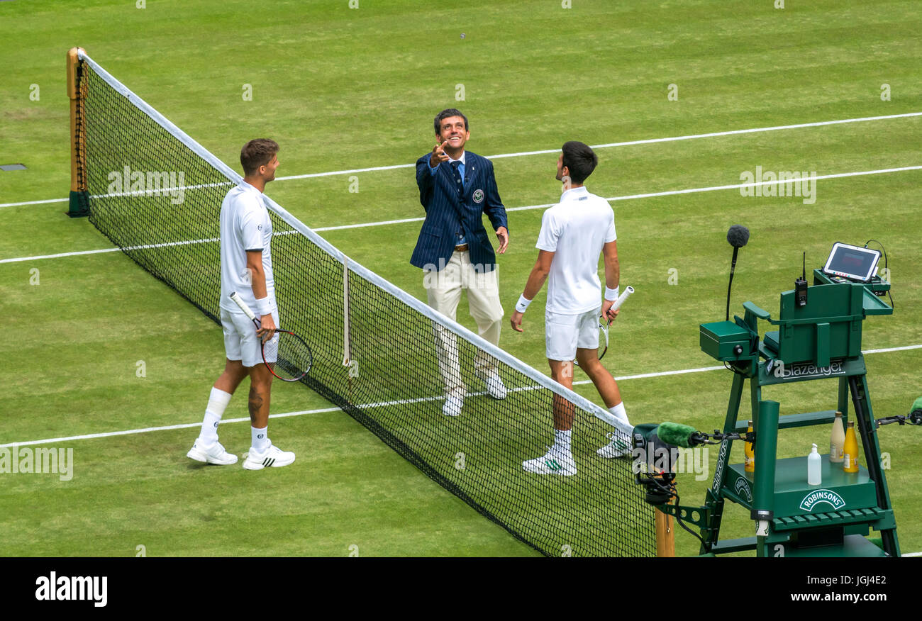 Coin Toss Stock Photos & Coin Toss Stock Images - Alamy
