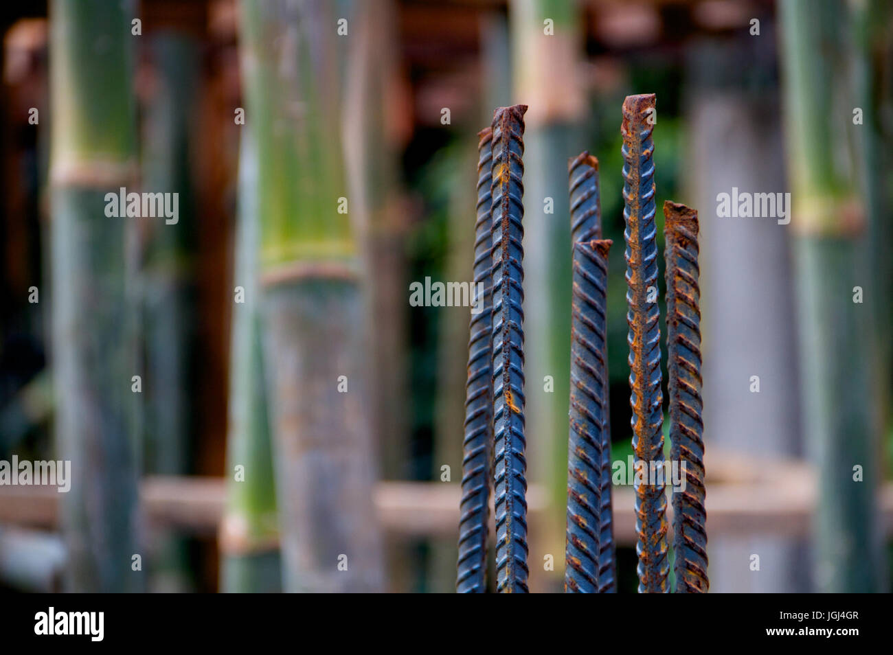 Steel reinforcing rods hi-res stock photography and images - Alamy
