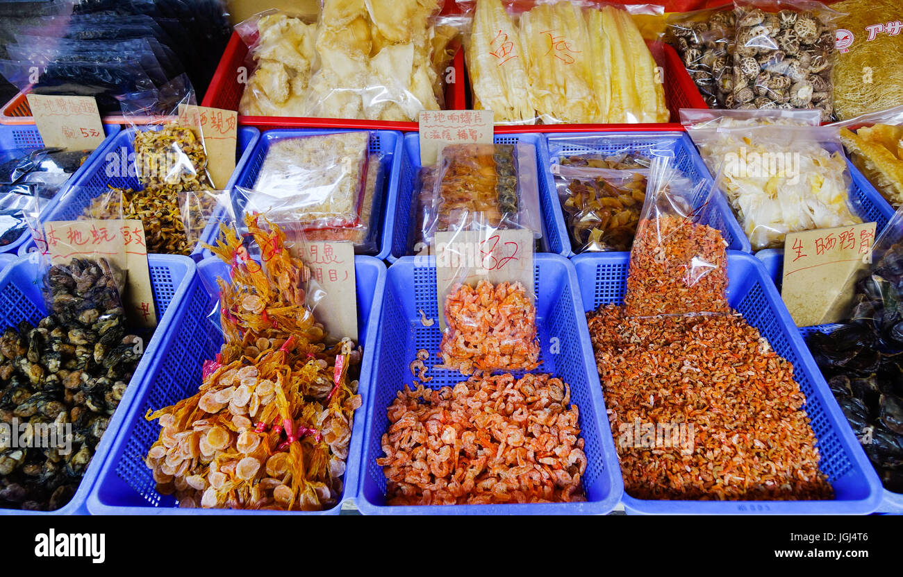 Traditional asian fish market stall full hi-res stock photography and ...