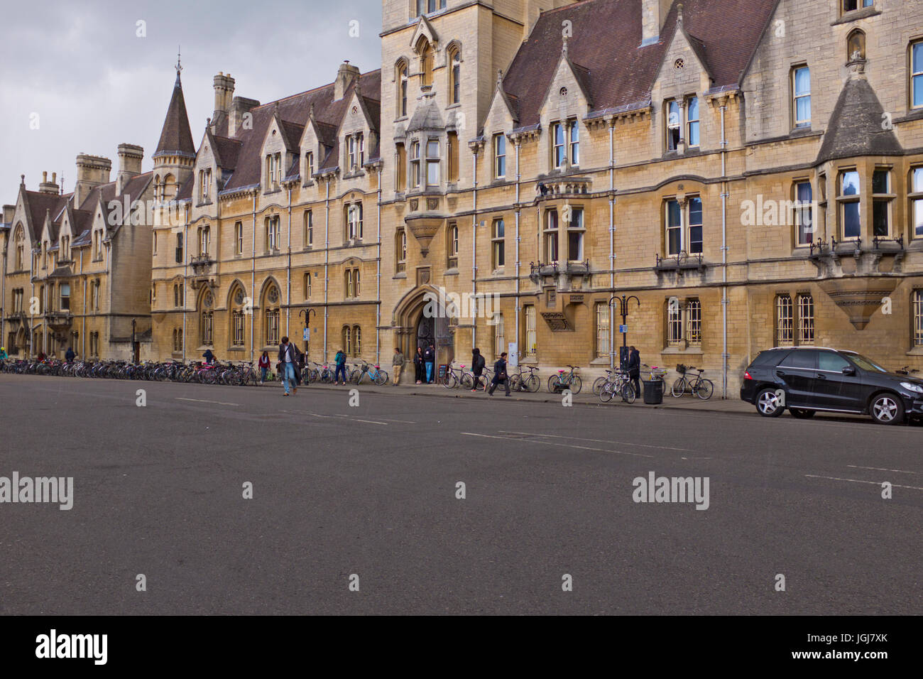 Colleges,Univercities,Museums,Libraries,Town,Spires,Churches ...