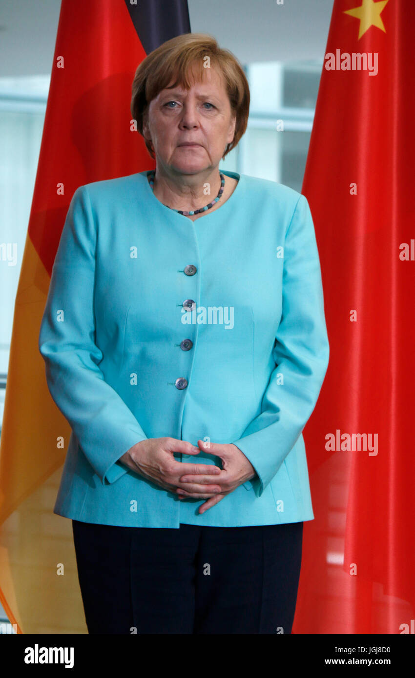 Angela merkel raute hi-res stock photography and images - Alamy