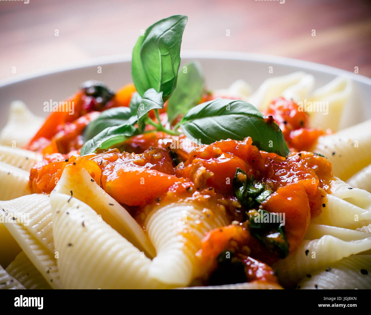 Conchiglioni rigata hi-res stock photography and images - Alamy