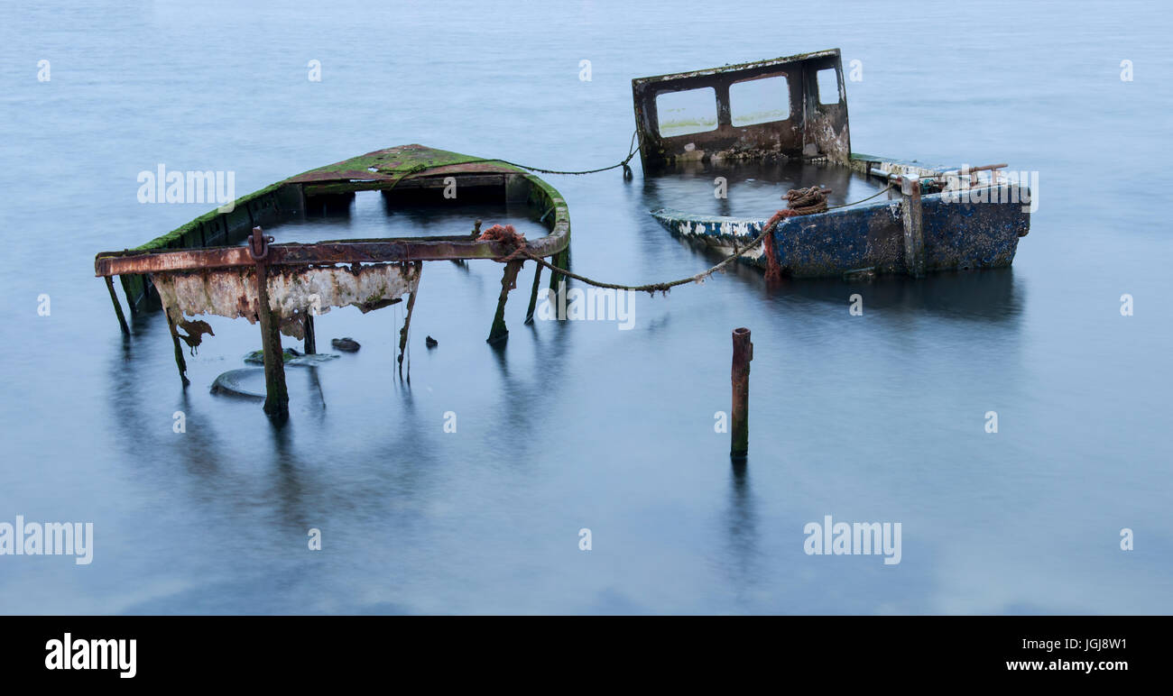 Sunken fishing boats hi-res stock photography and images - Alamy