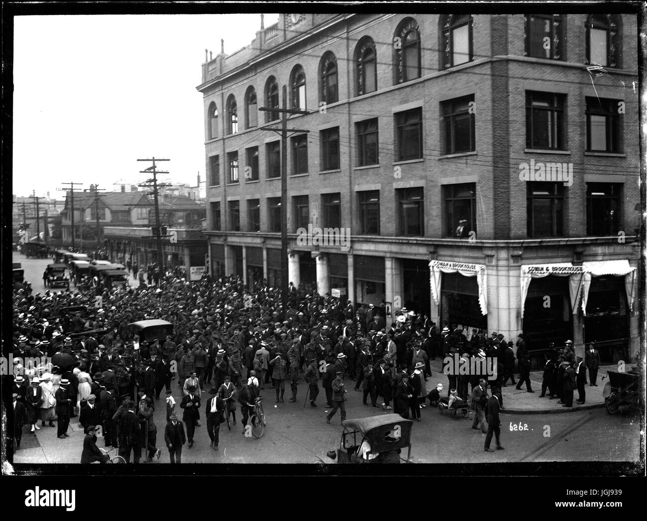 Canada in WWI - Returned soldiers raid Stock Photo - Alamy