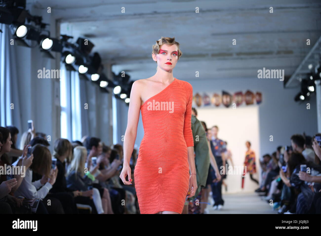 Berlin, Germany. 07th July, 2017. The photo shows models with the ...