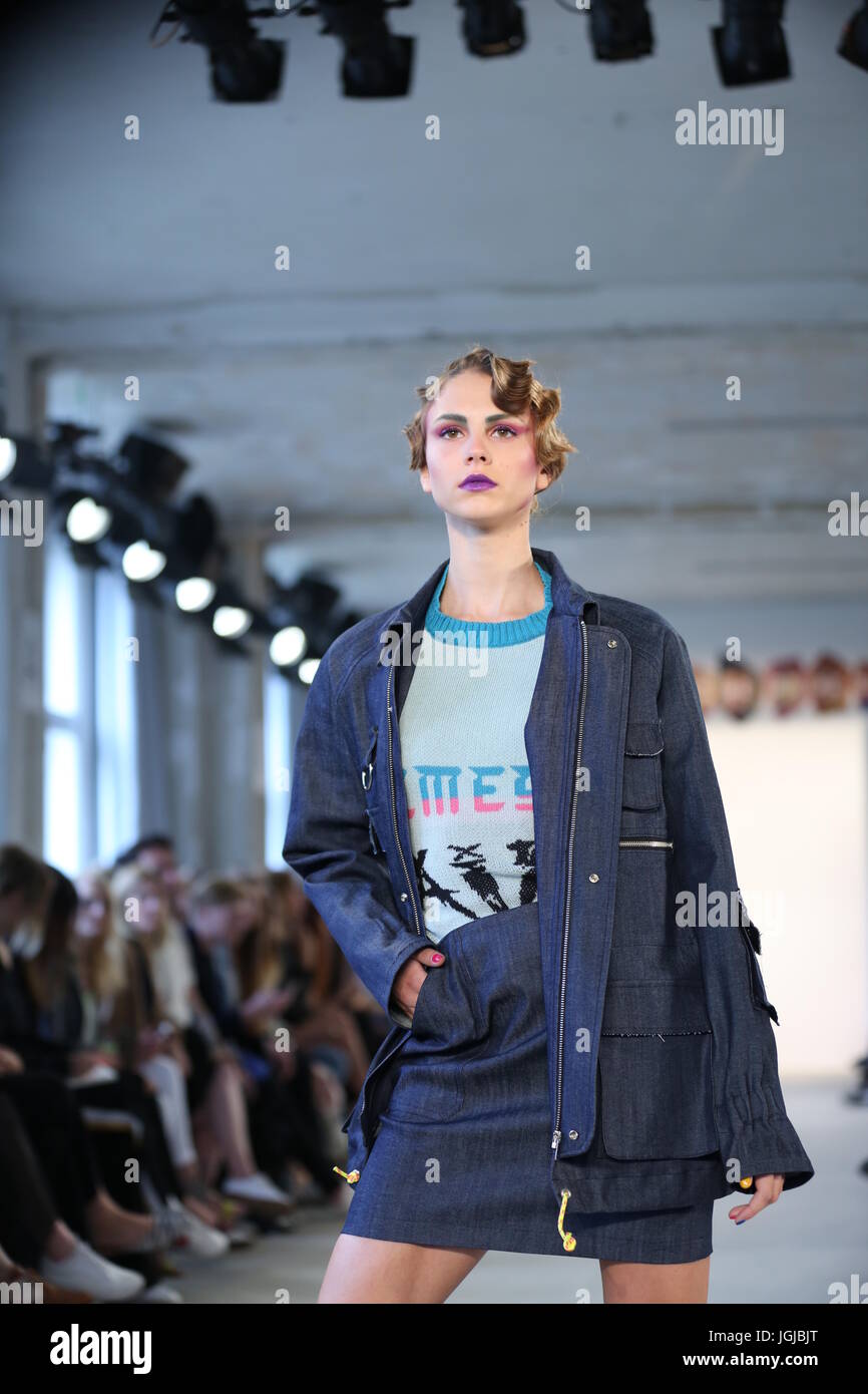 Berlin, Germany. 07th July, 2017. The photo shows models with the ...