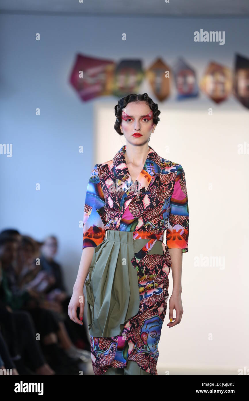 Berlin, Germany. 07th July, 2017. The photo shows models with the ...