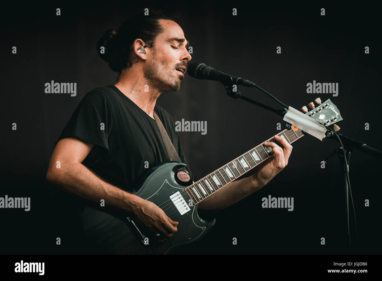 Local Natives performing at Barclaycard's British Summertime in Hyde ...