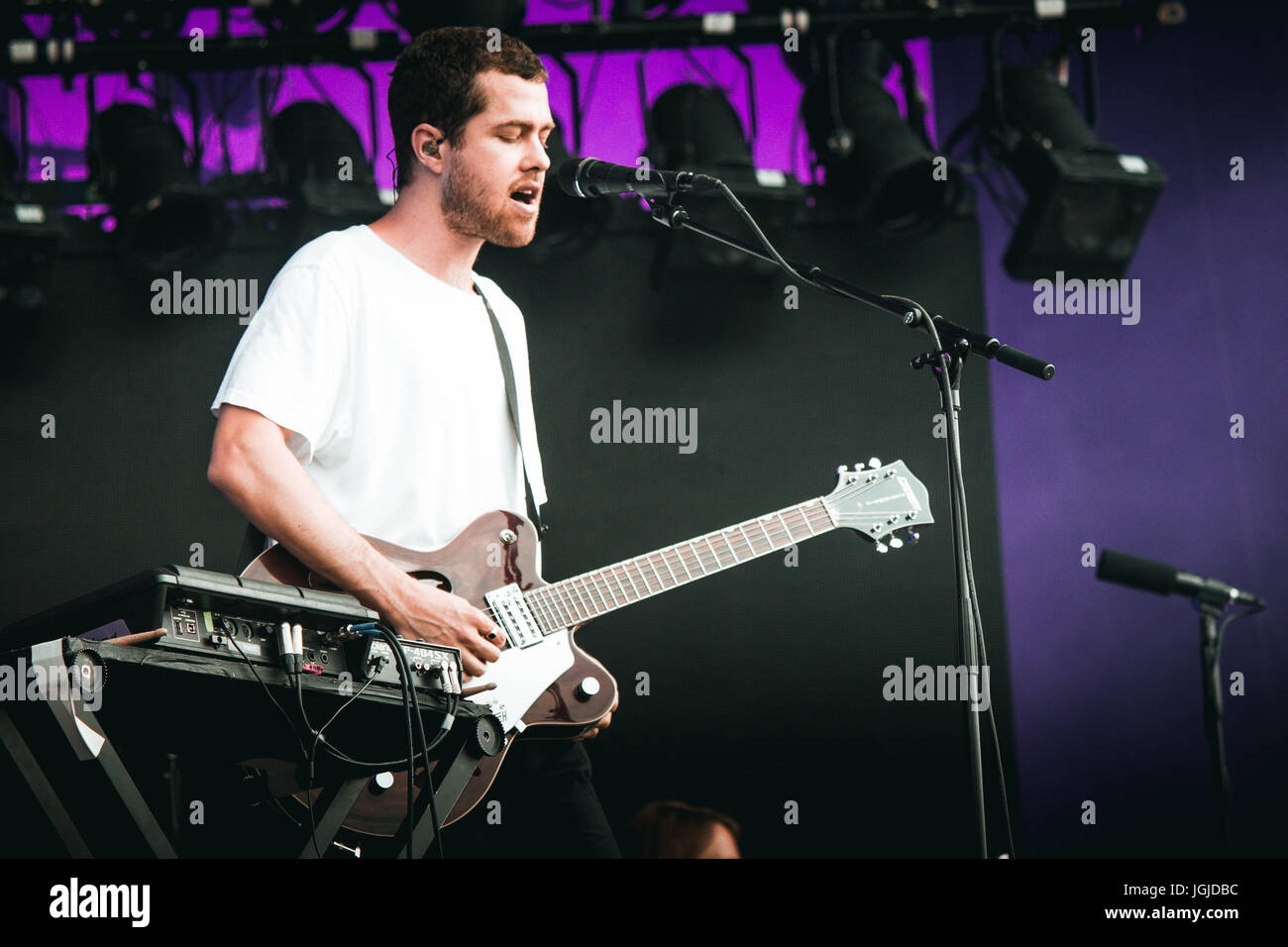 Local Natives performing at Barclaycard's British Summertime in Hyde ...