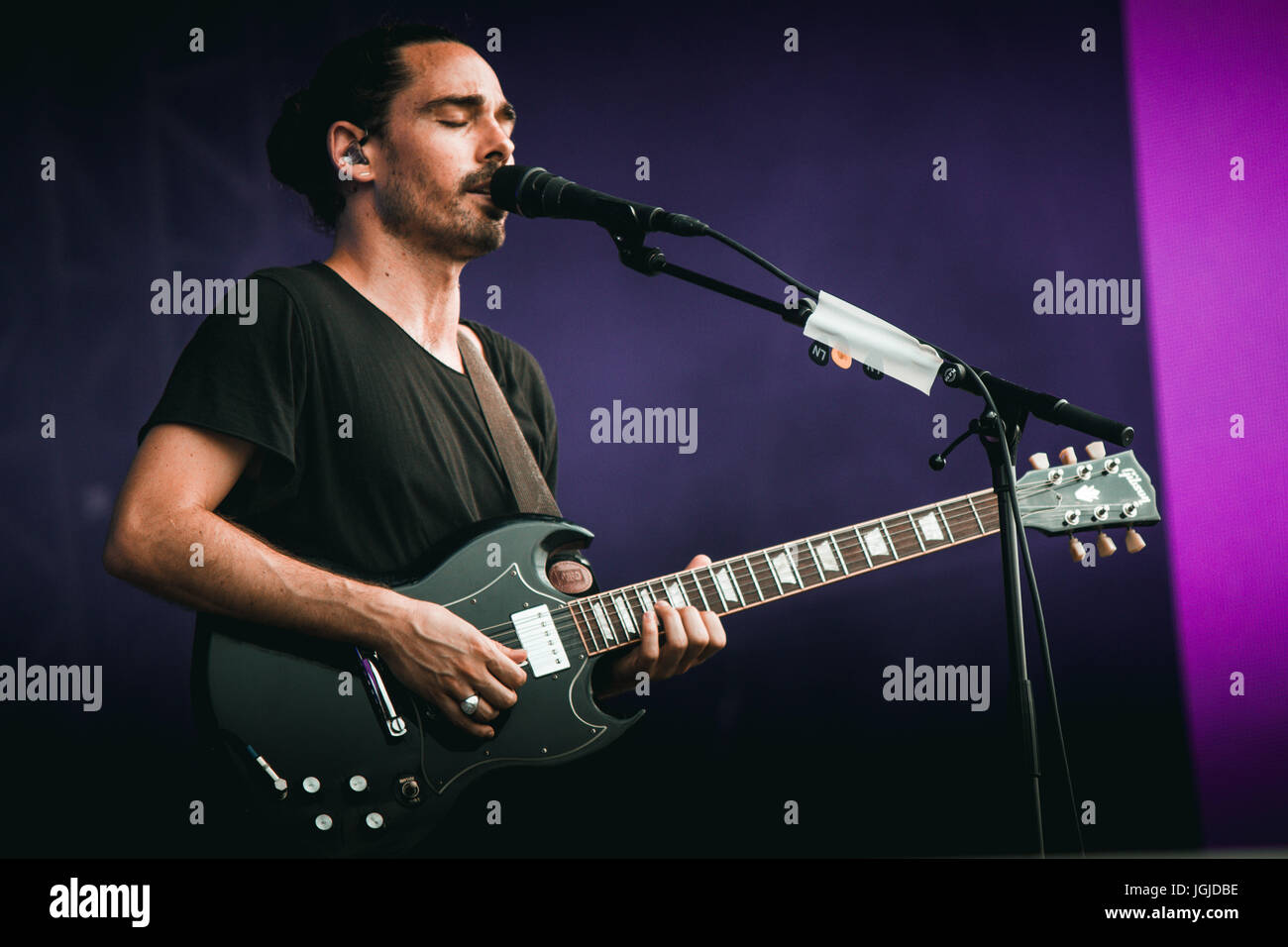 Local Natives performing at Barclaycard's British Summertime in Hyde ...