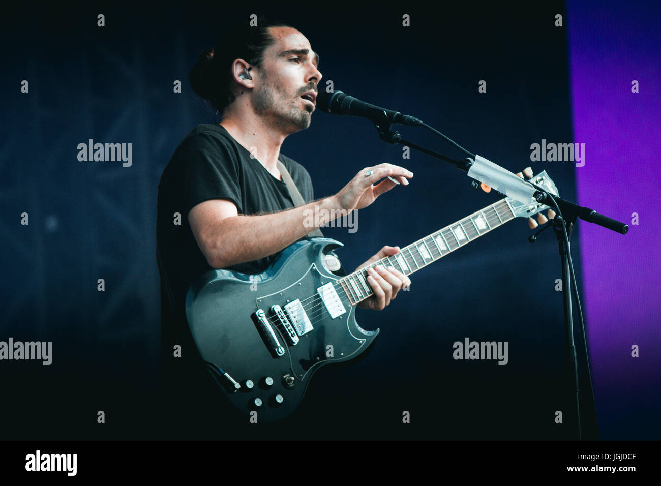 Local Natives performing at Barclaycard's British Summertime in Hyde ...