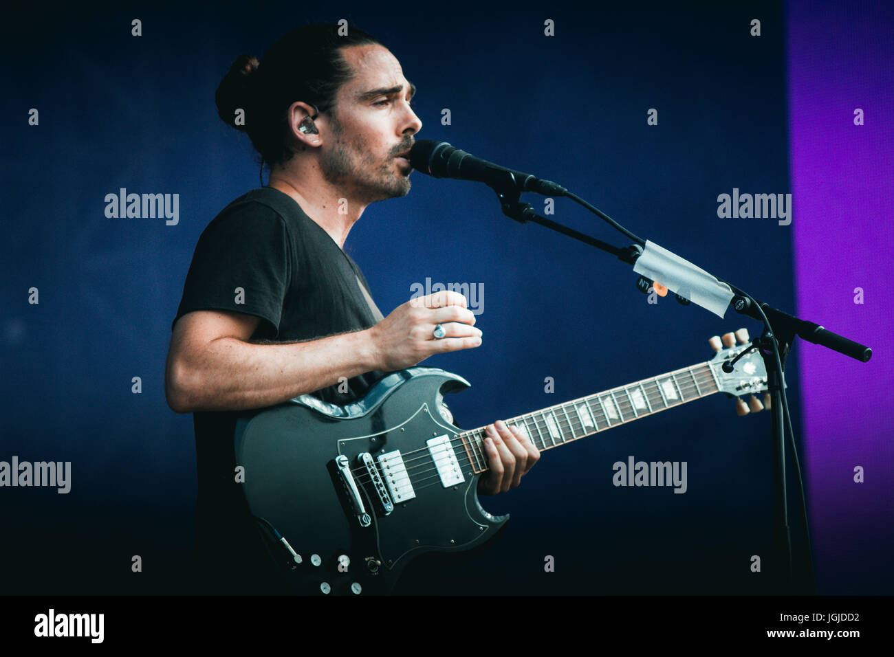 Local Natives performing at Barclaycard's British Summertime in Hyde ...