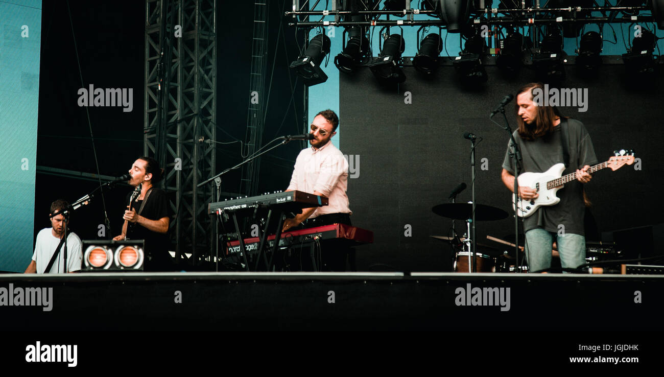 Local Natives performing at Barclaycard's British Summertime in Hyde ...