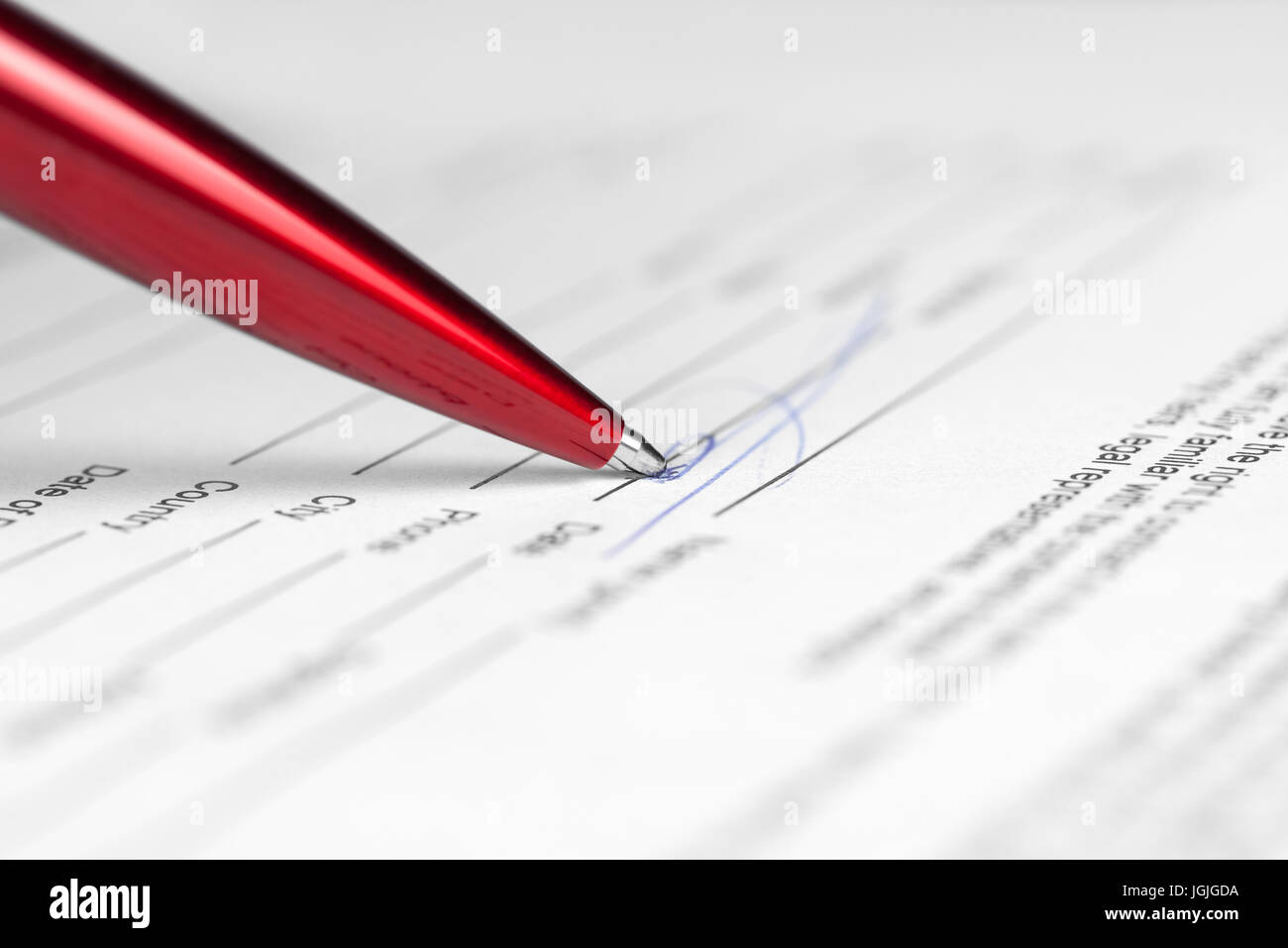 Signing document close up hi-res stock photography and images - Alamy
