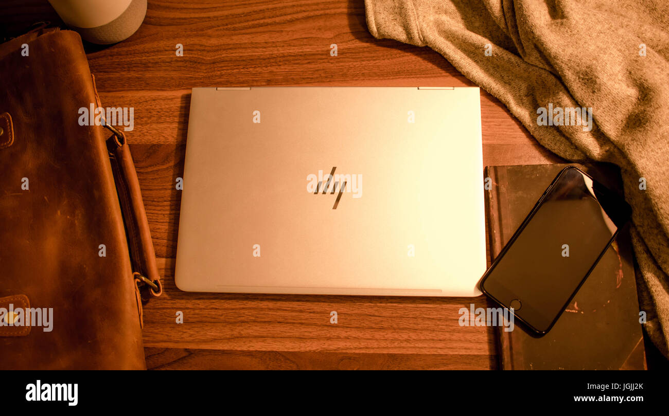Hp 2 in 1 laptop hi-res stock photography and images - Alamy