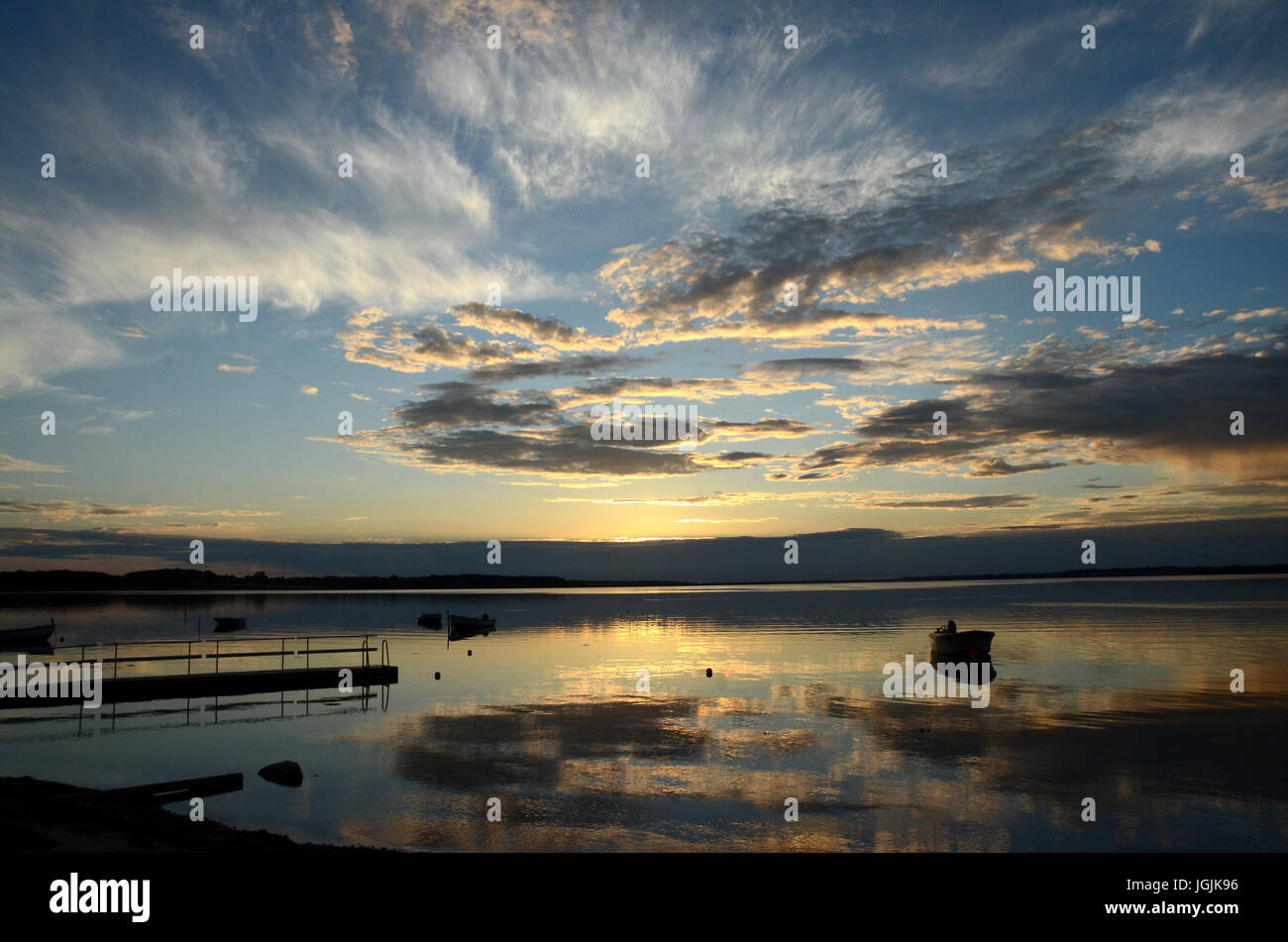 Very calm water surface hi-res stock photography and images - Alamy
