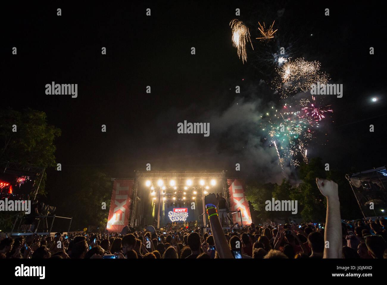 Crowd of exit hi-res stock photography and images - Alamy