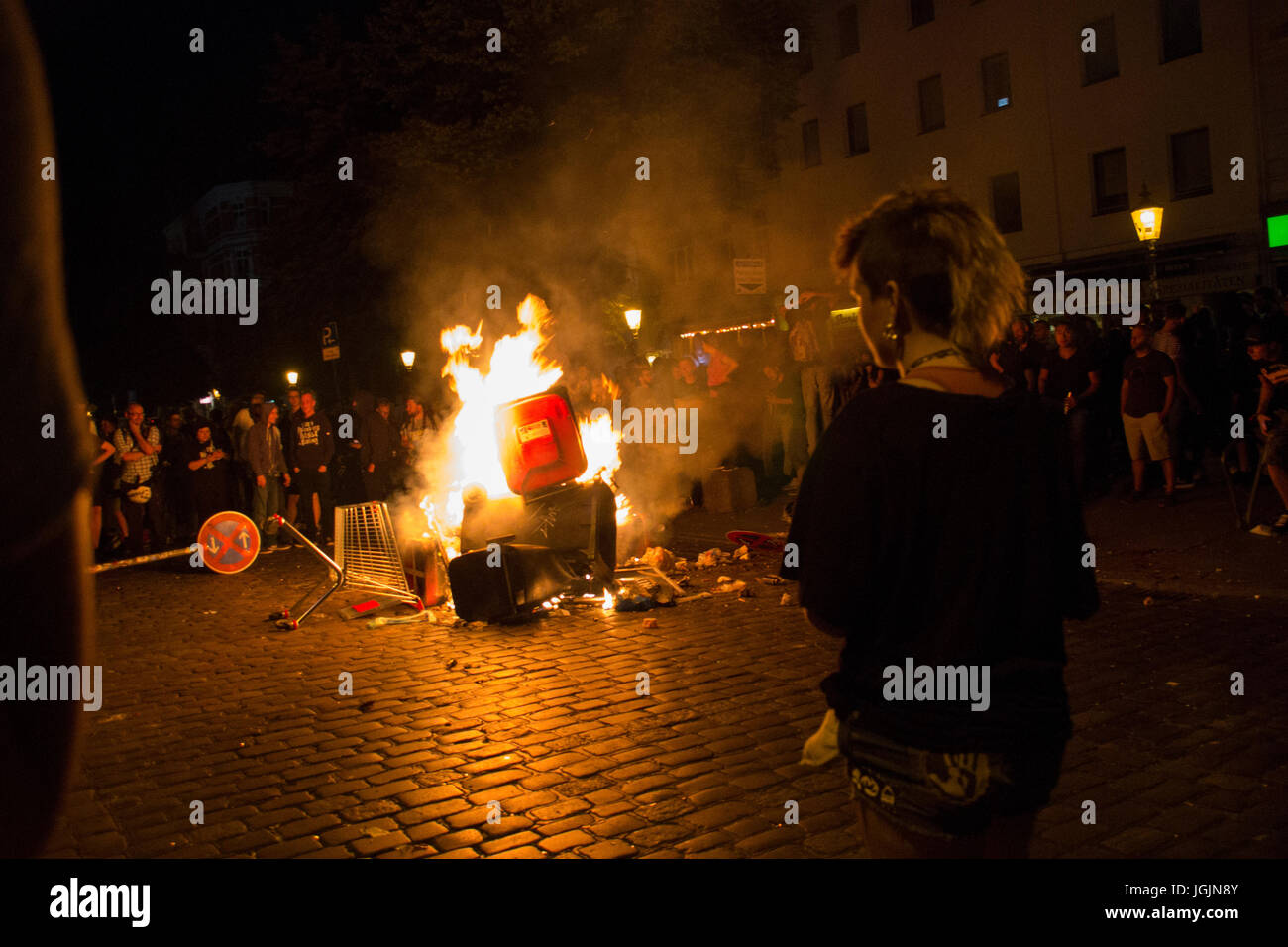 Firefighters and car detail hi-res stock photography and images - Alamy