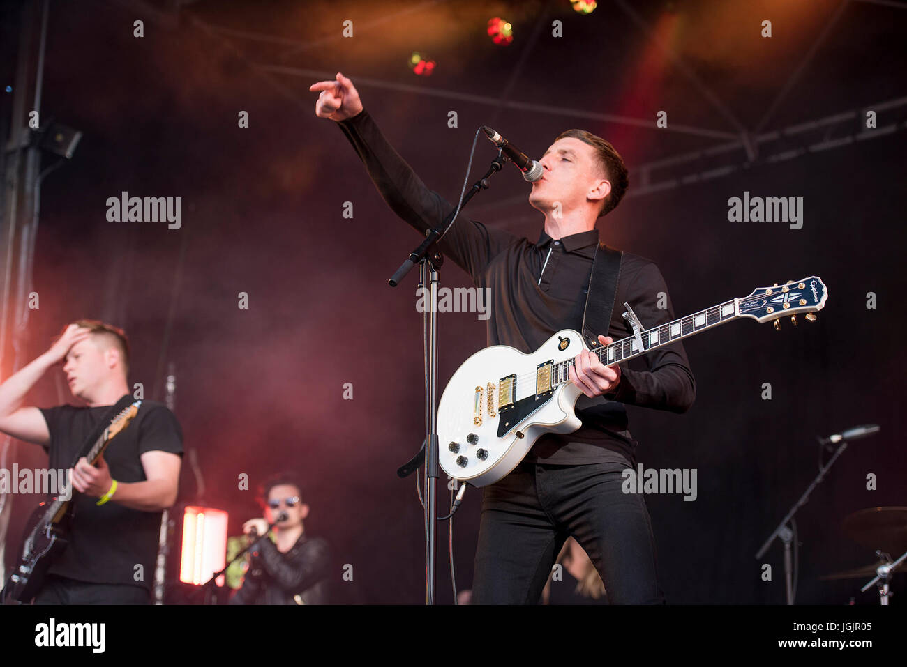 Glasgow, UK. 07th July, 2017. Louis Berry performs on the King Tut's ...