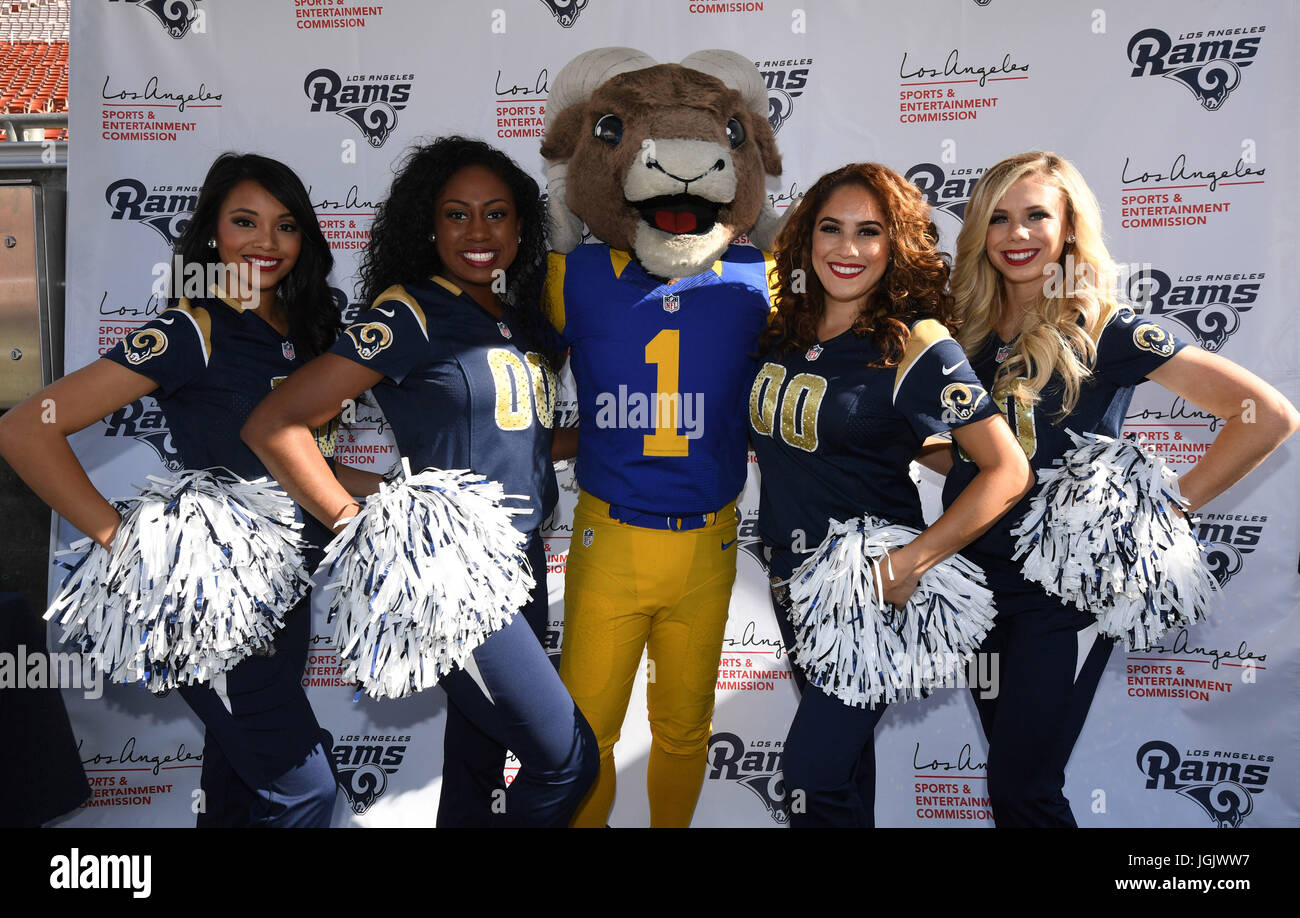 Los Angeles Rams mascot Rampage (1) and cheerleaders pose at Rams All ...