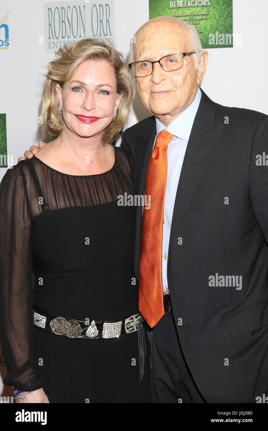 Norman lear lyn lear norman lear hi-res stock photography and images ...