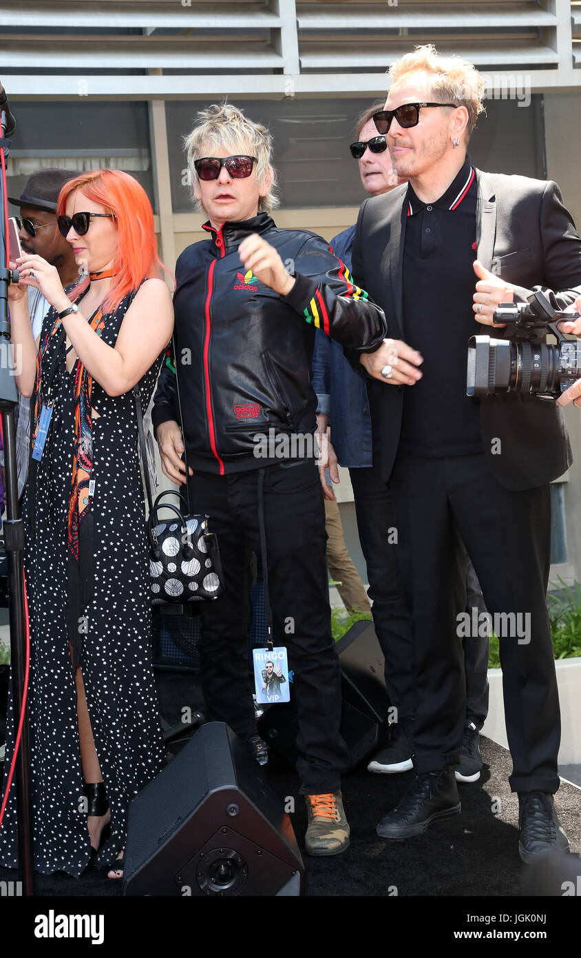 Zak starkey hi-res stock photography and images - Alamy