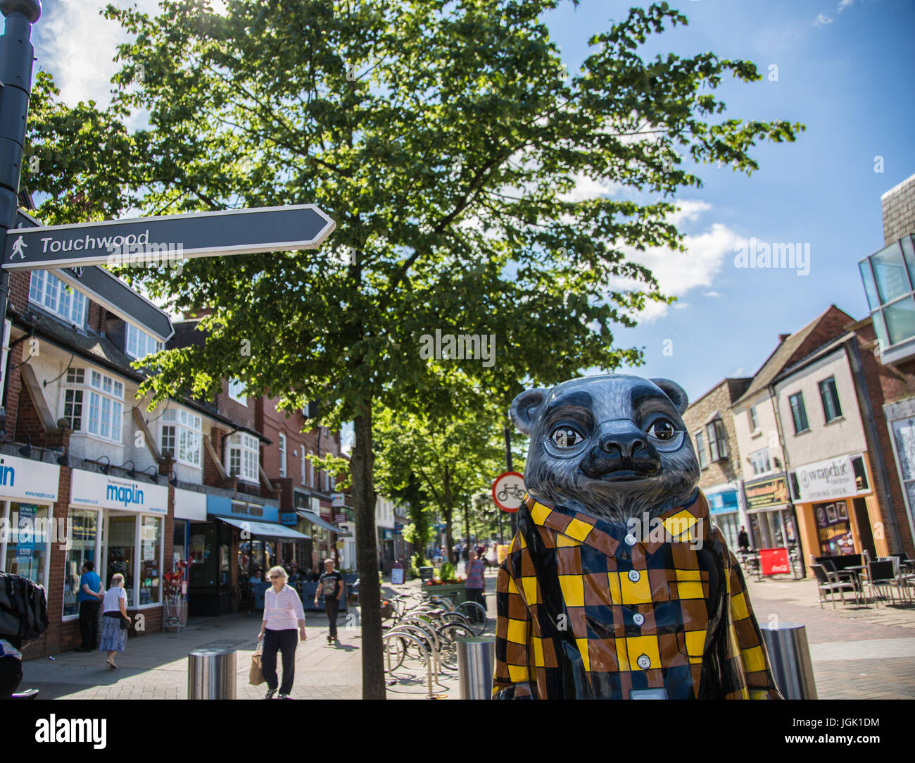 Solihull, Birmingham, UK. 8th July, 2017. The Grandpa Bear in Solihull ...
