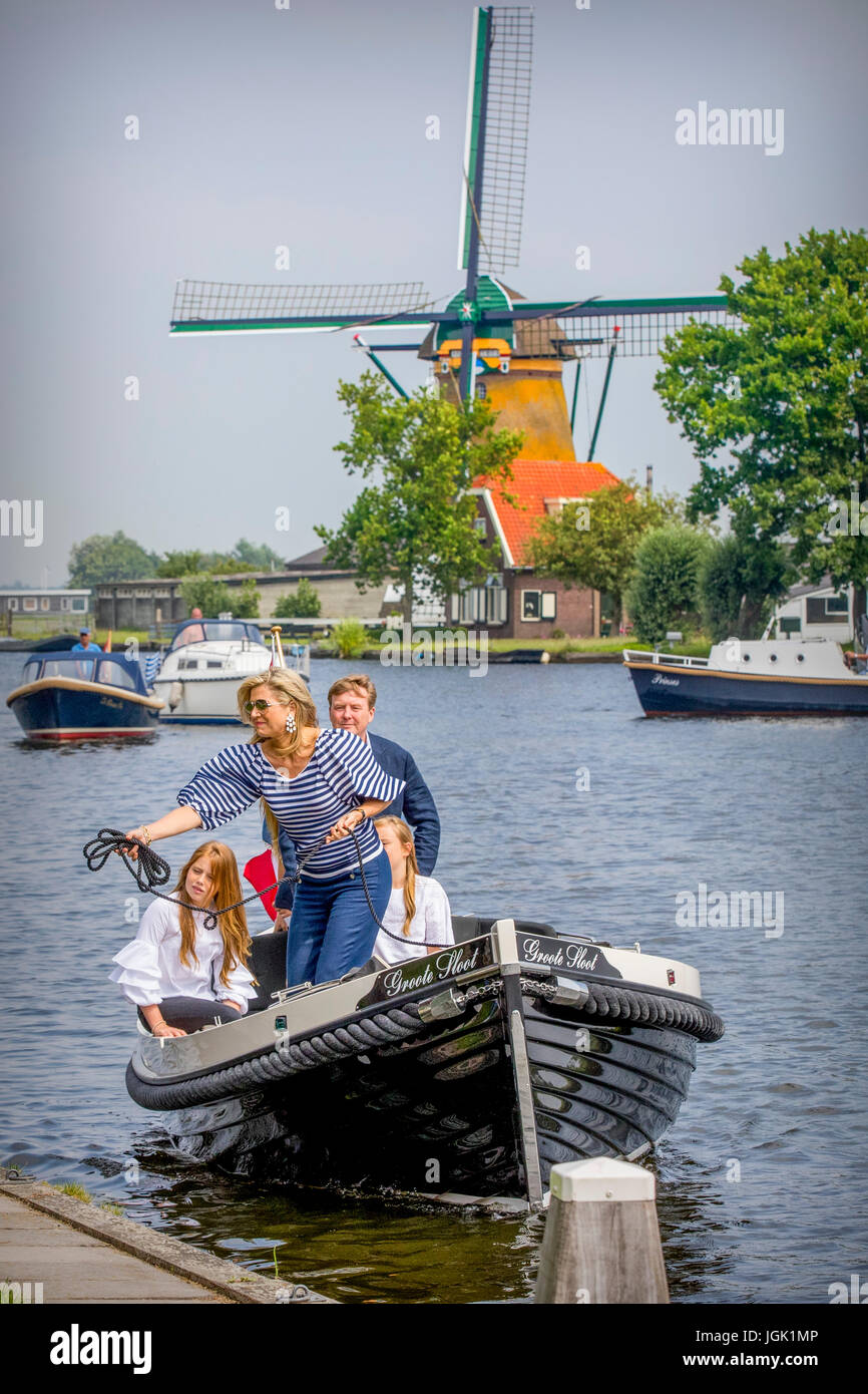Warmond, The Netherlands. 7th July, 2017. King Willem-Alexander, Queen ...