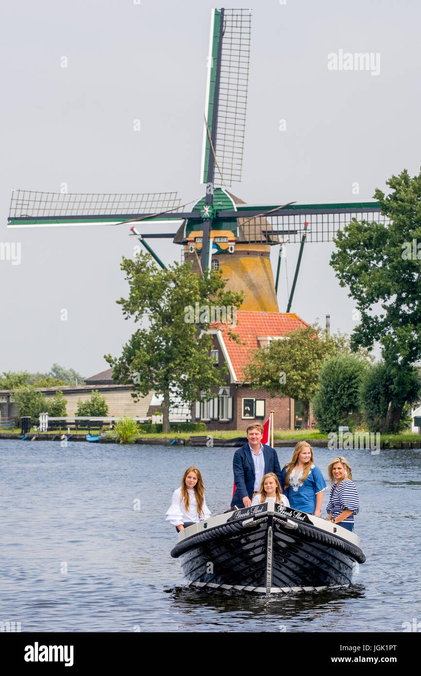 Warmond, The Netherlands. 7th July, 2017. King Willem-Alexander, Queen ...