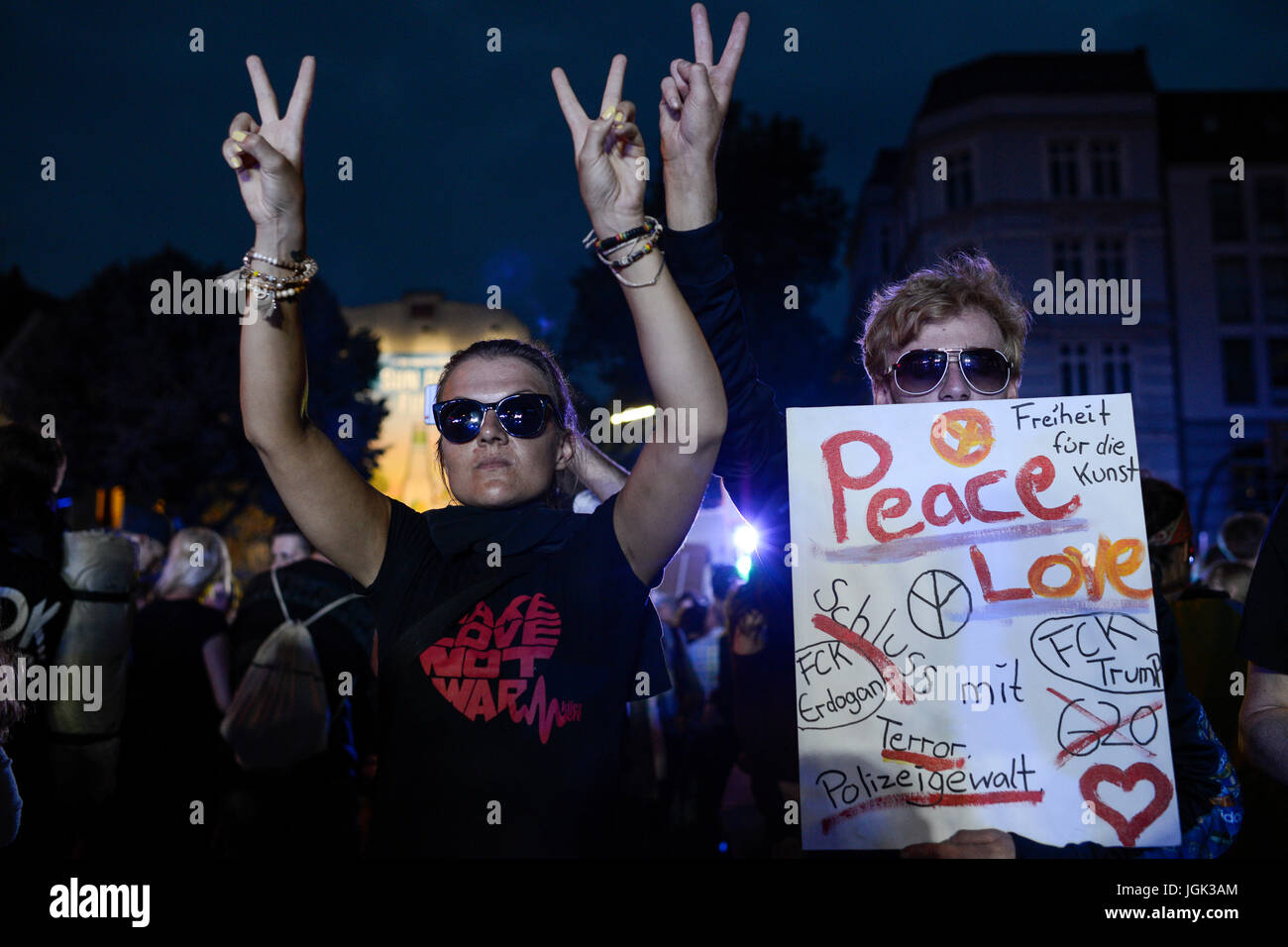 Women reeperbahn hamburg hi-res stock photography and images - Alamy