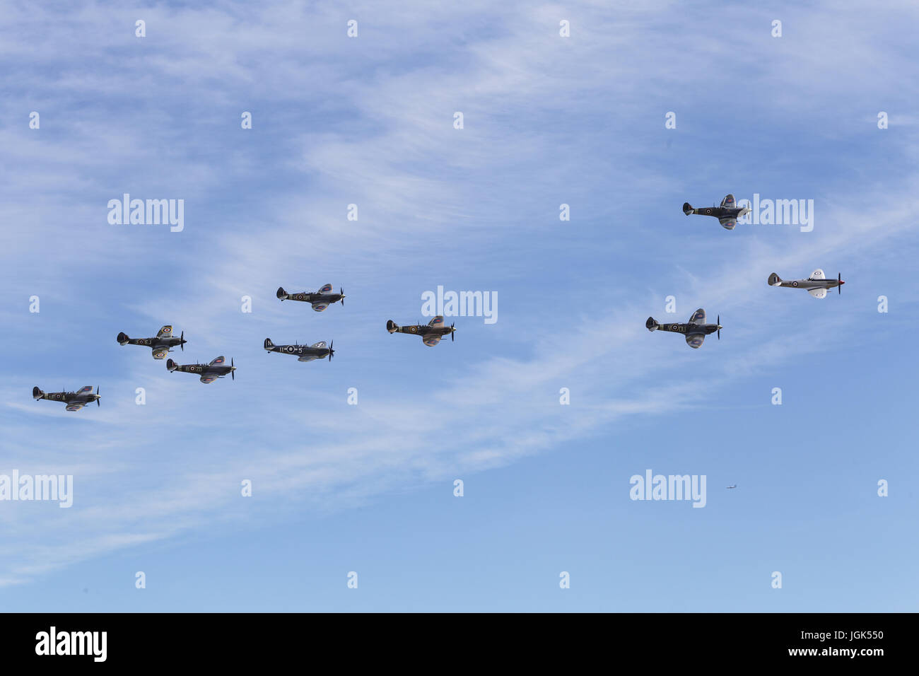 Spitfires in formation hi-res stock photography and images - Alamy