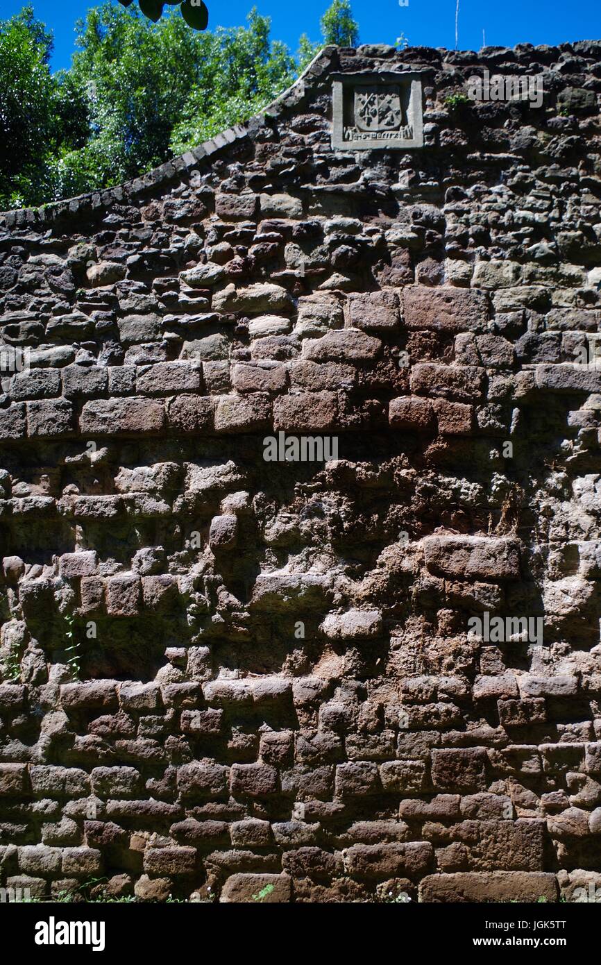 Exeter's Roman City Wall. Devon, UK. July, 2017 Stock Photo - Alamy