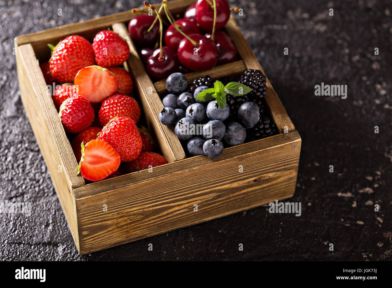 Box strawberry hi-res stock photography and images - Alamy