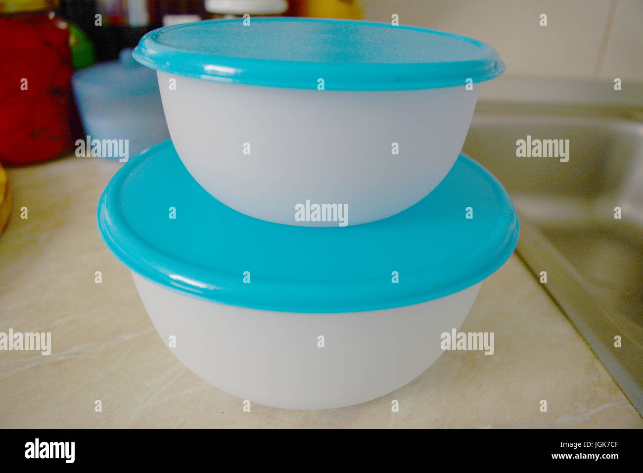 Blue cake storage container hi-res stock photography and images - Alamy