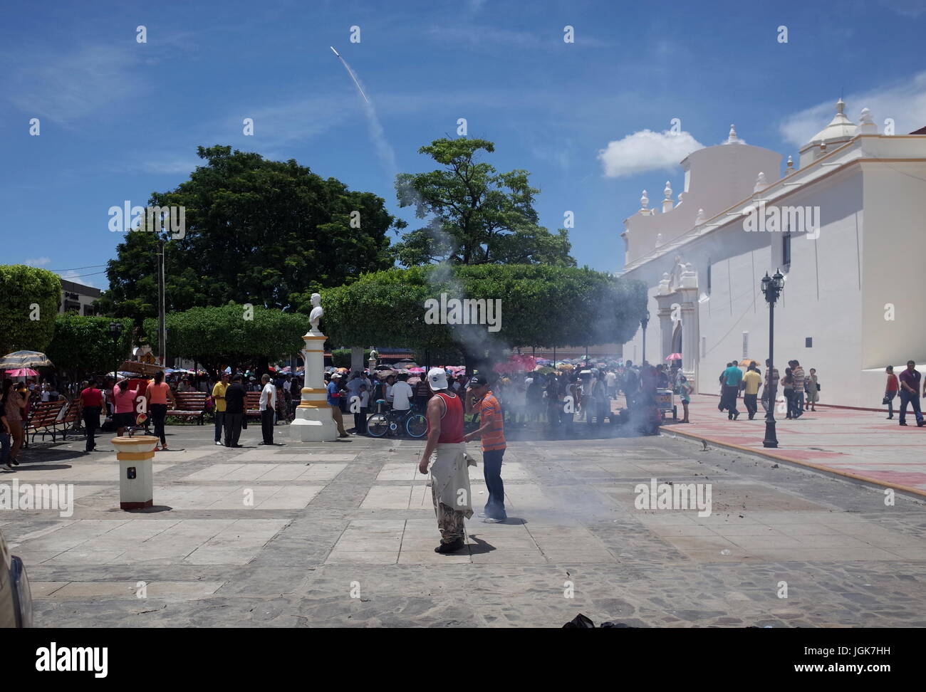 Set off fireworks hi-res stock photography and images - Alamy