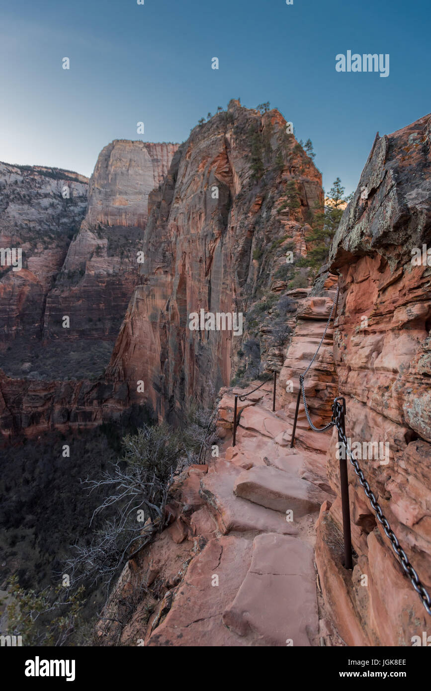 Trail and Chains Clinging to the Edge of Angels Landing Trail in Zion ...