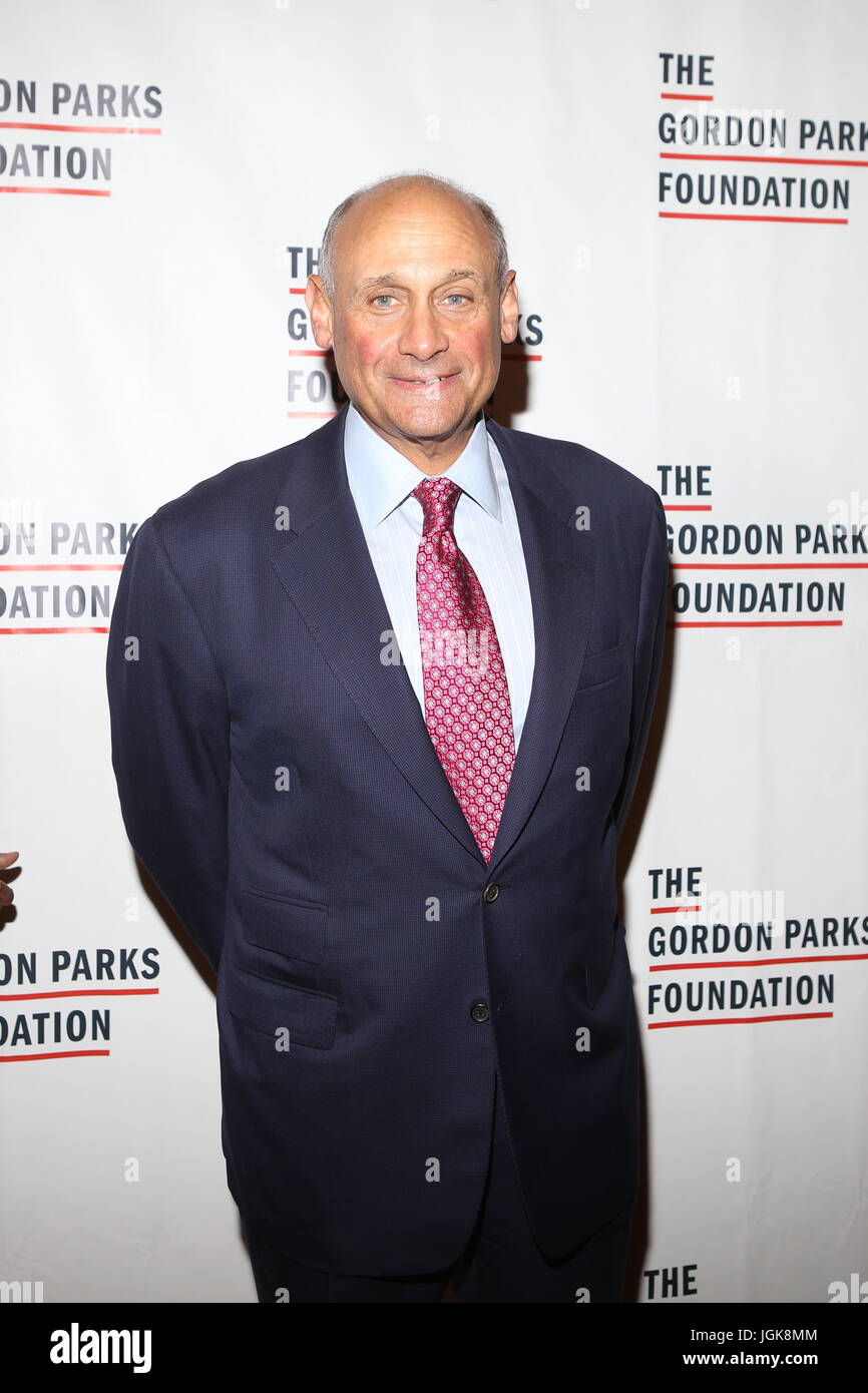 The Gordon Parks Foundation honors Congressman John Lewis, Mavis ...