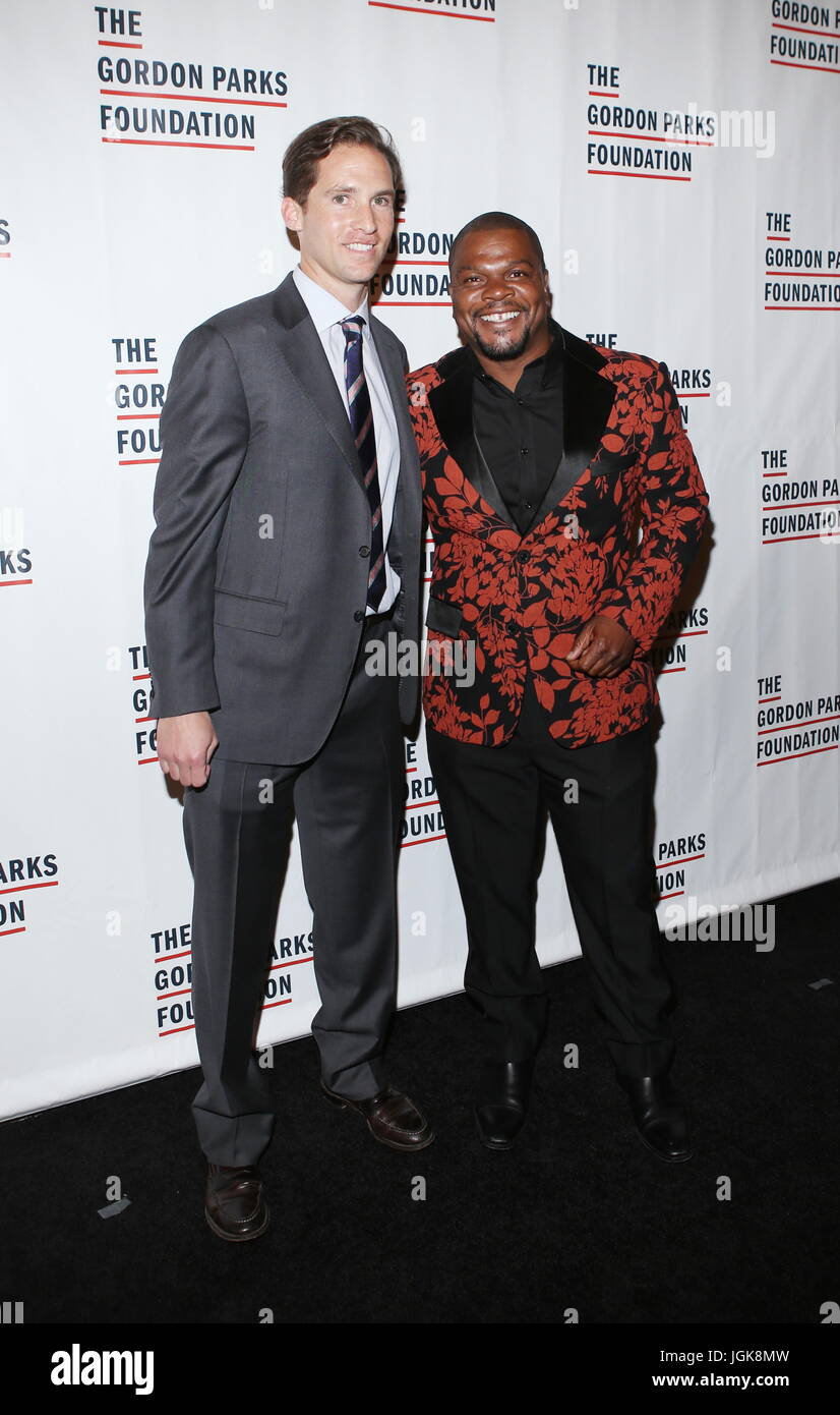 The Gordon Parks Foundation honors Congressman John Lewis, Mavis ...