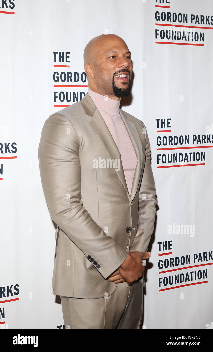 The Gordon Parks Foundation honors Congressman John Lewis, Mavis ...