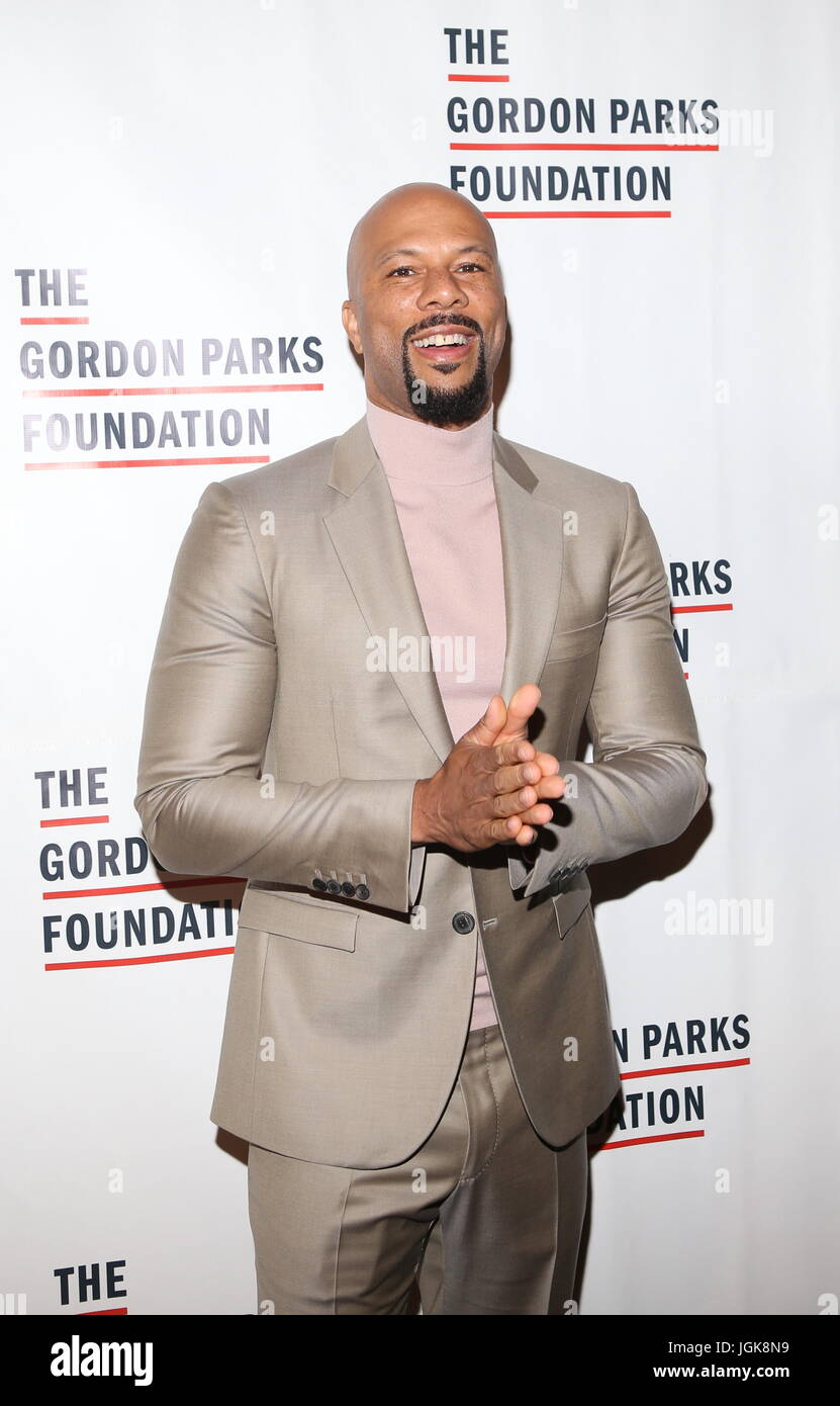 The Gordon Parks Foundation honors Congressman John Lewis, Mavis ...